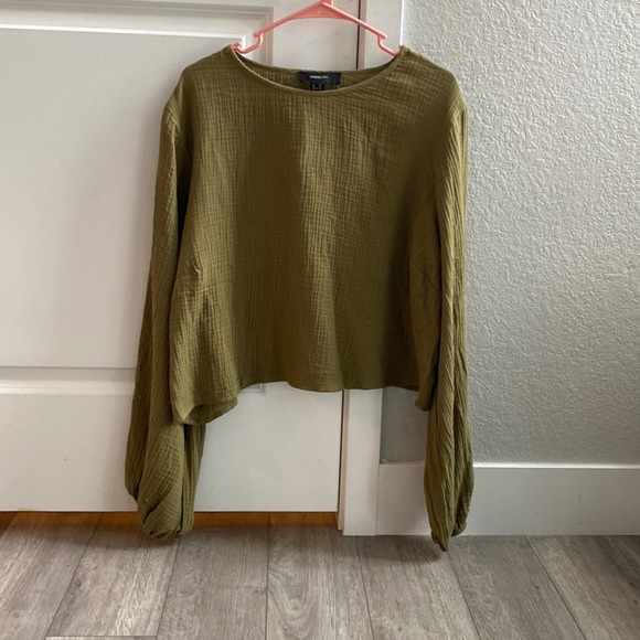 Forever 21 | Tops | Low Cut Cropped Top | Poshmark